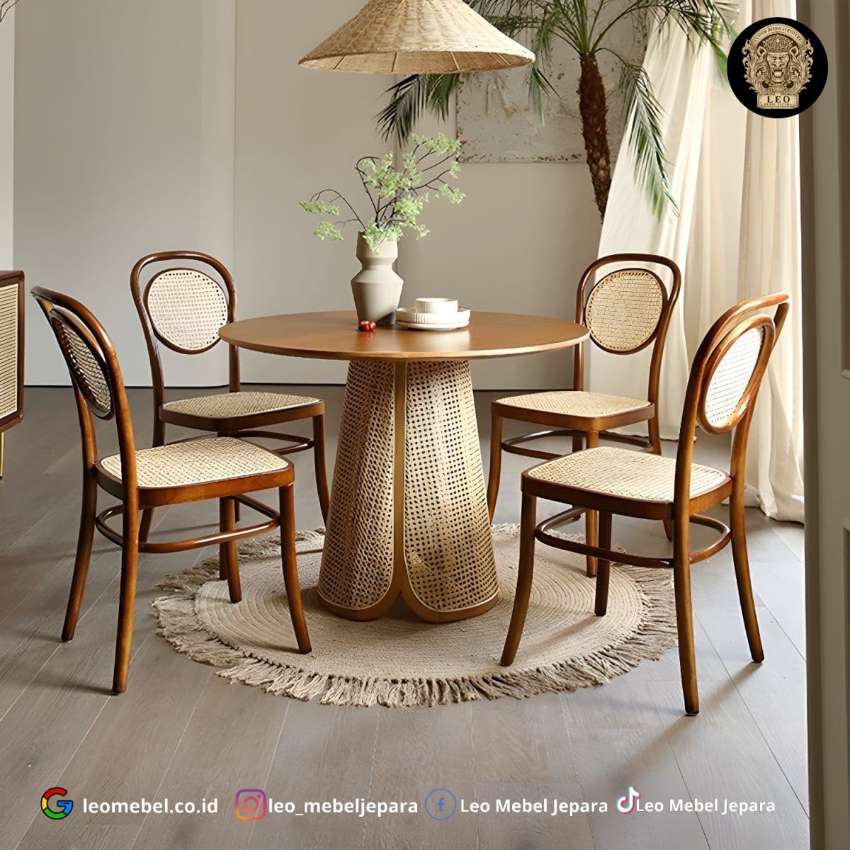 Meja Makan Bundar Minimalis Rotan Modern, Mebel Villa bali,
